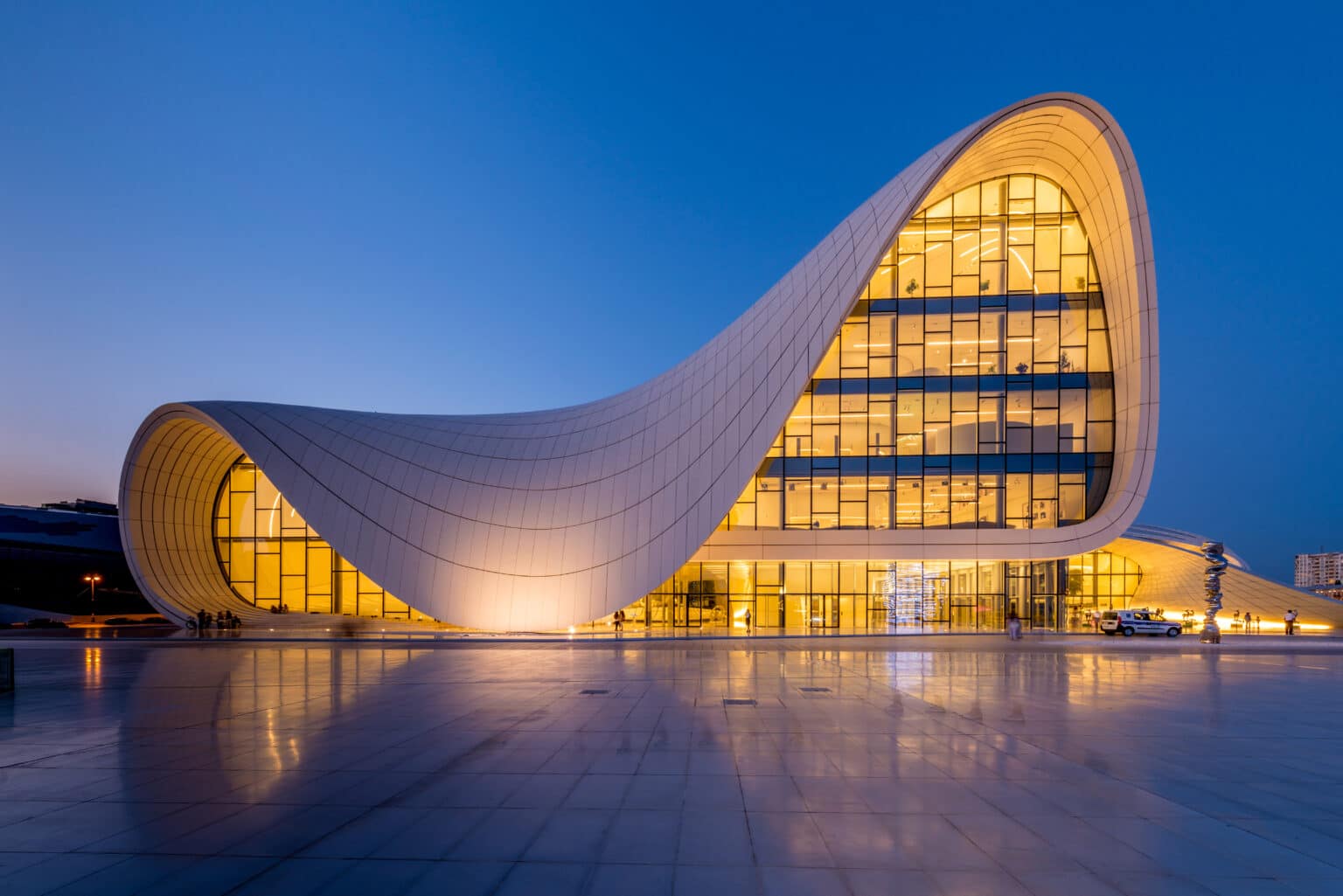 Zaha Hadid - "Queen of the curve" - DESIGNBOTE